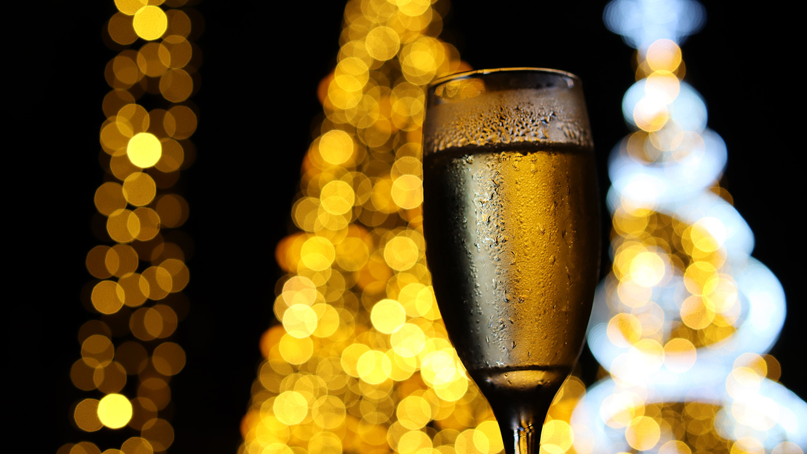 Retro Revelry Lights Up Four Seasons Resort Seychelles This Festive Season