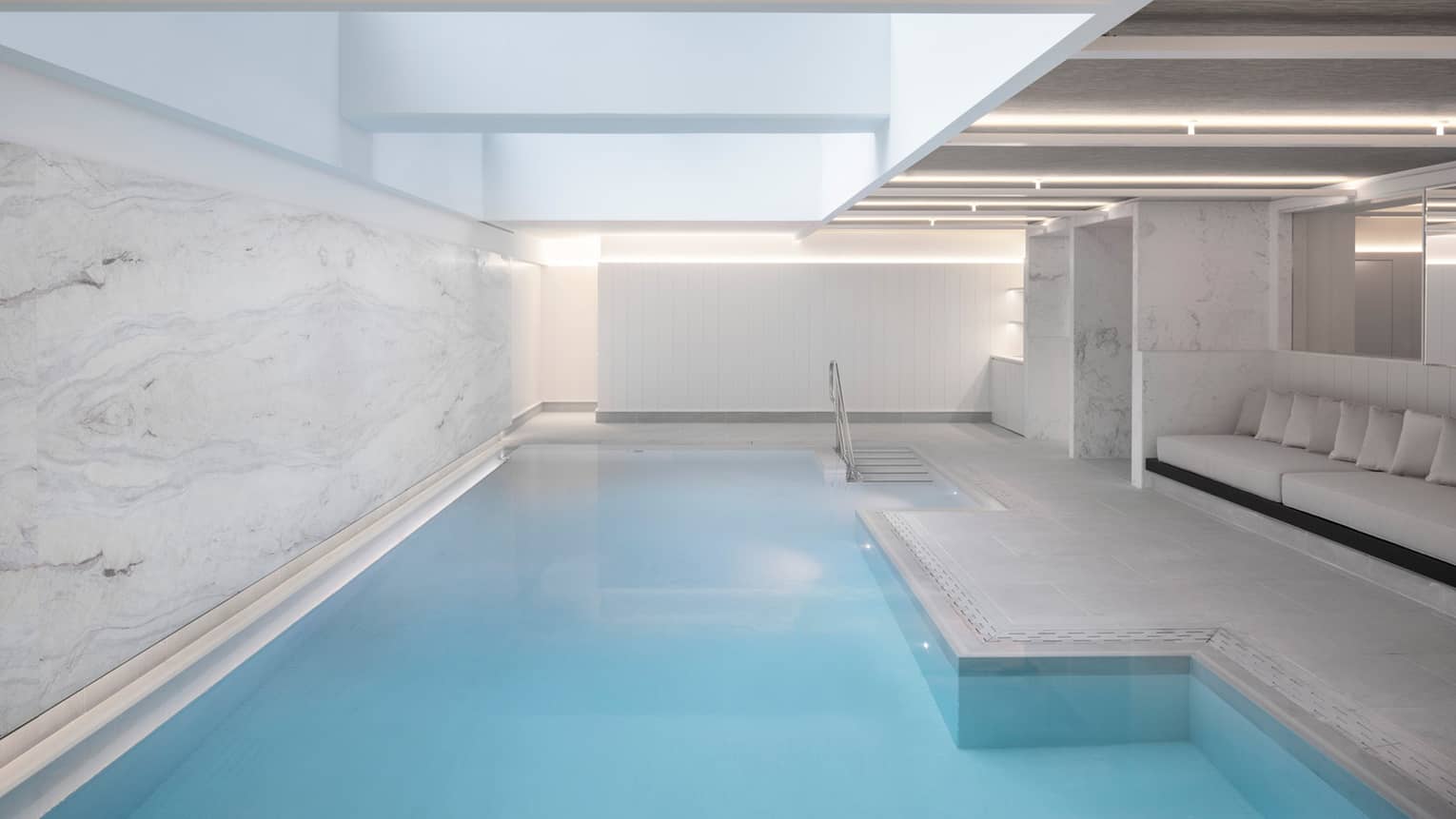 Luxury Hotel Montreal | Downtown | Four Seasons Hotel Montreal