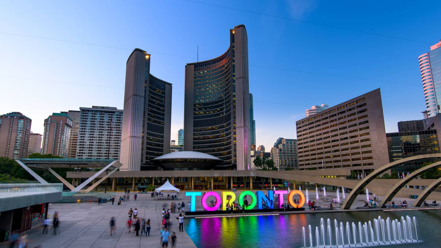 Toronto Luxury Hotel Photos & Videos | Four Seasons Hotel Toronto