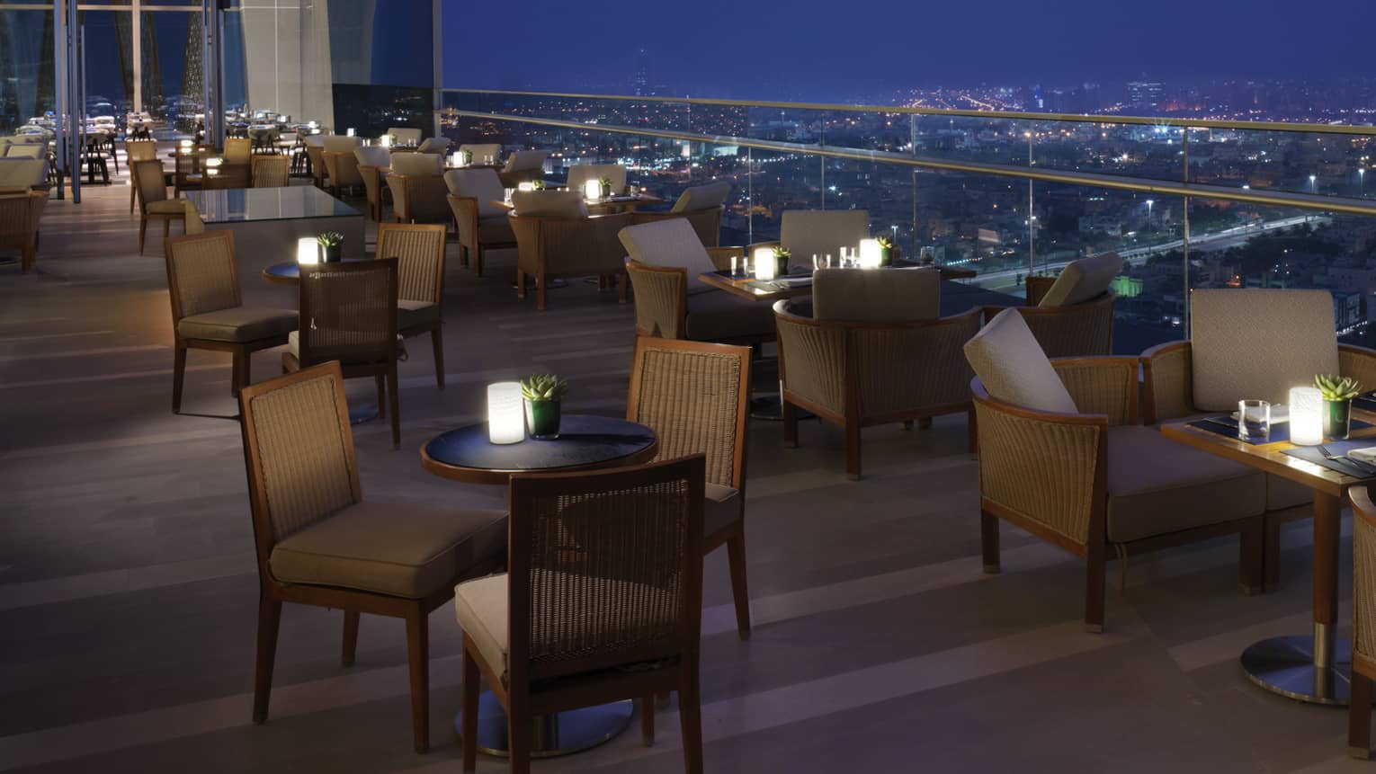 Kuwait Luxury 5-Star Hotel | Four Seasons Kuwait at Burj Alshaya
