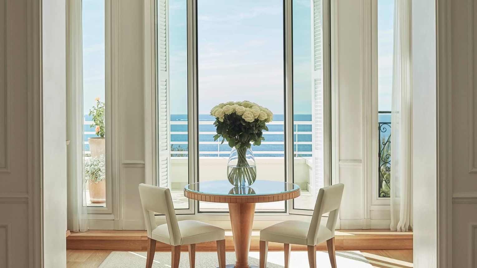 Four Seasons Hotels and Resorts | Luxury Hotels | Four Seasons | French ...