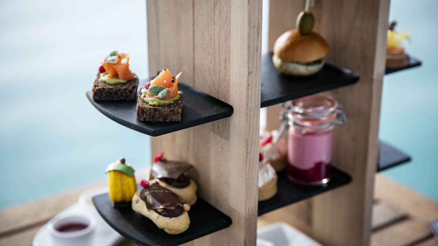 Maldives Lounge | Cocktails | Sunset Lounge at Four Seasons Maldives