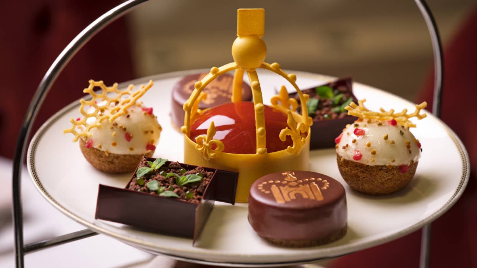 Tower Bridge Bar | Rotunda Bar and Lounge at Four Seasons