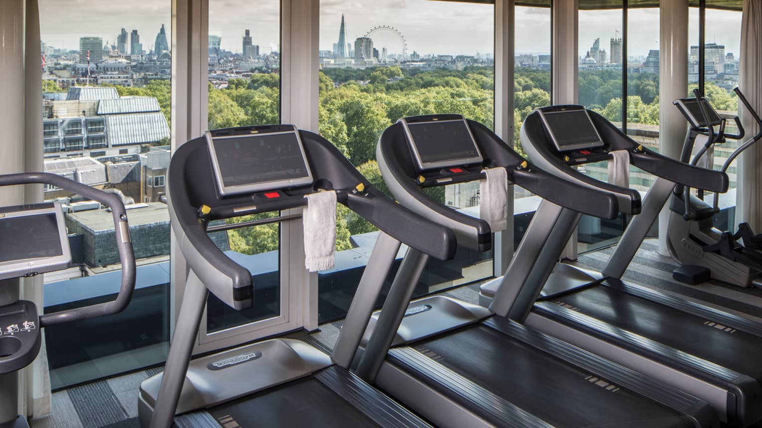 Luxury Hotel in London | Family-Friendly | Four Seasons Park Lane