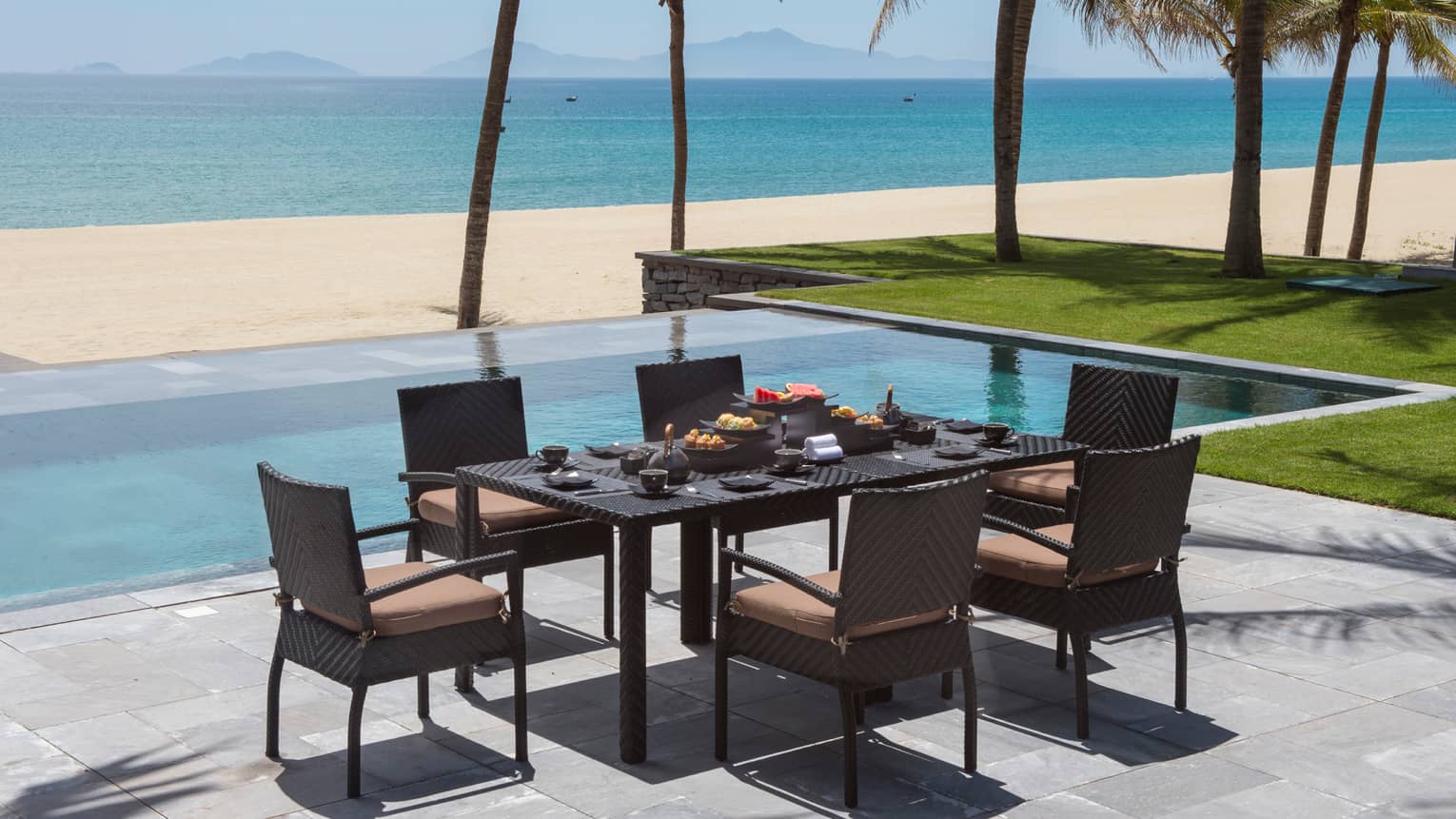 Hoi An Beach Resort Fine Dining | Four Seasons Resort The Nam Hai