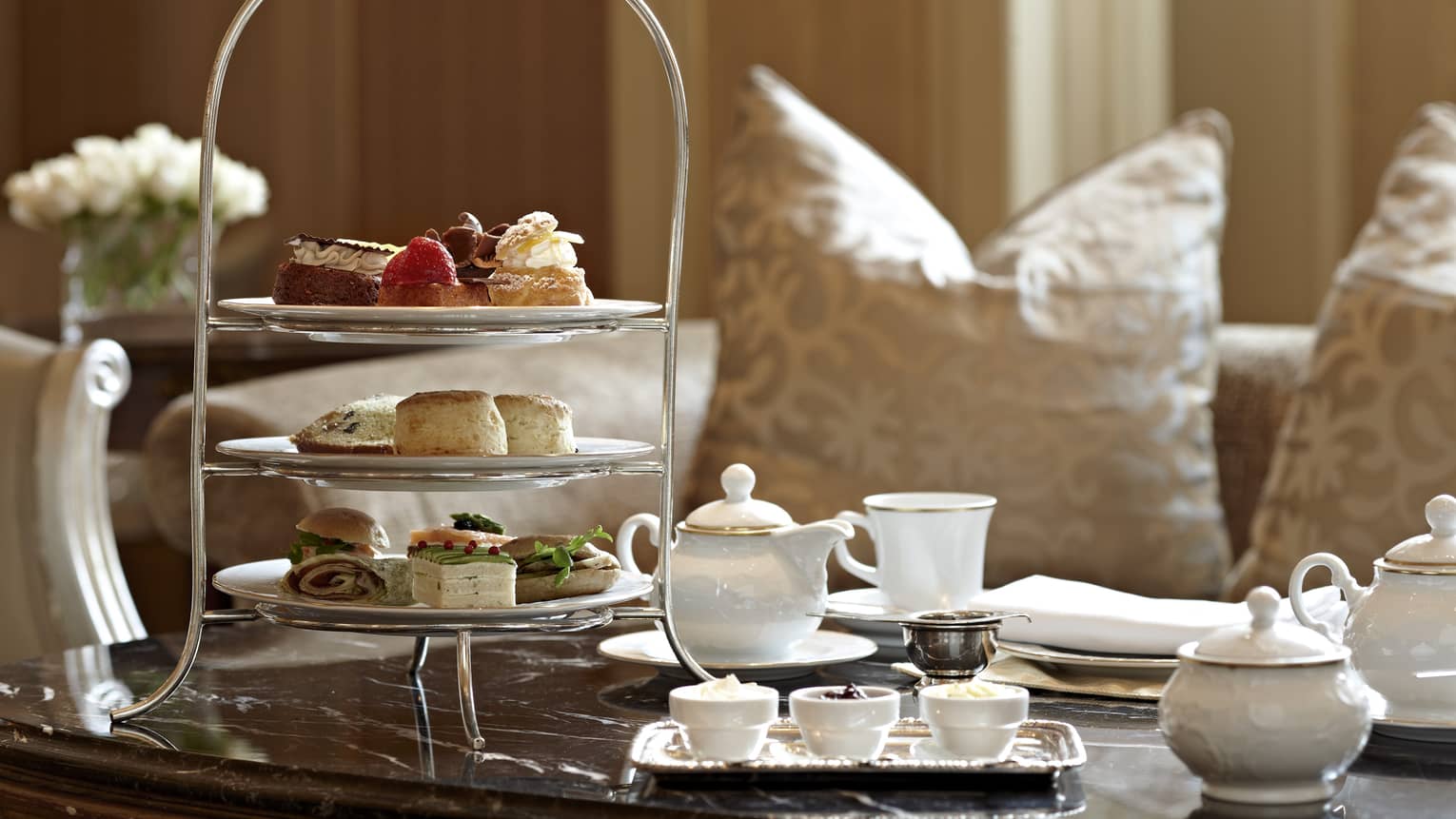 Cairo Tea Lounge | French Pastries | Four Seasons Hotel Cairo