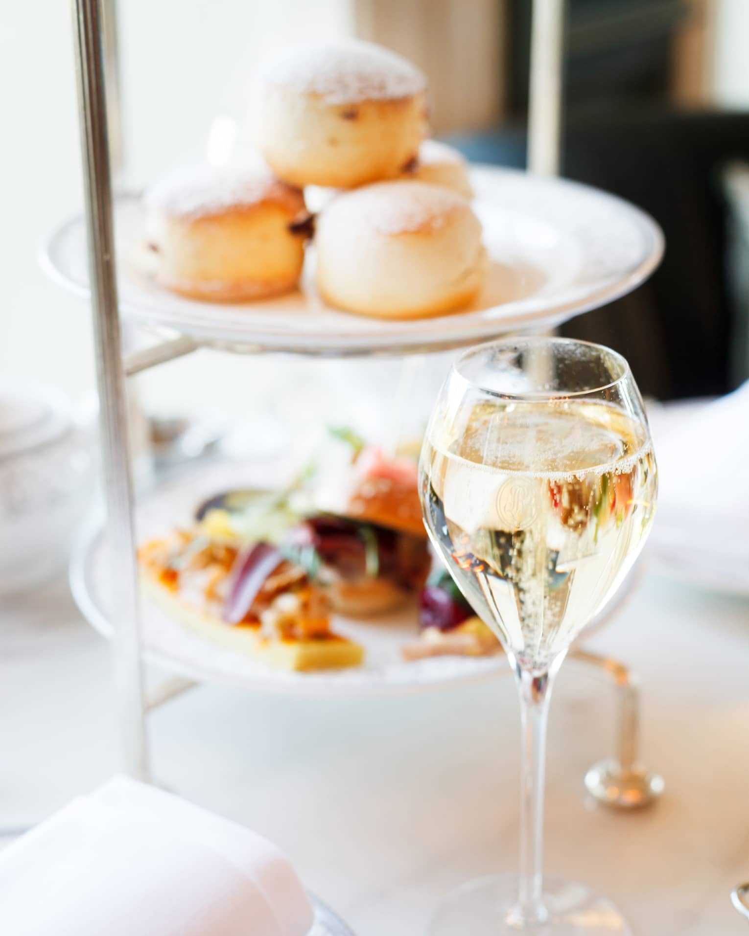 Hampshire Fine Dining | Restaurants, Bar & Tea Lounge | Four Seasons