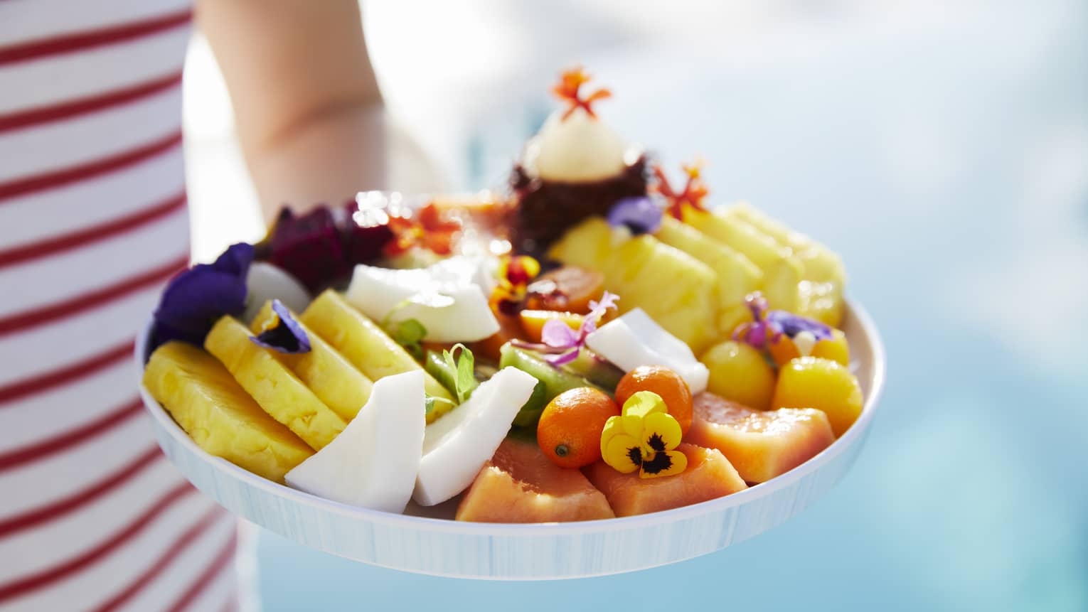 Luxury Hotel Pool in Austin | Food & Drinks | Four Seasons Hotel Austin