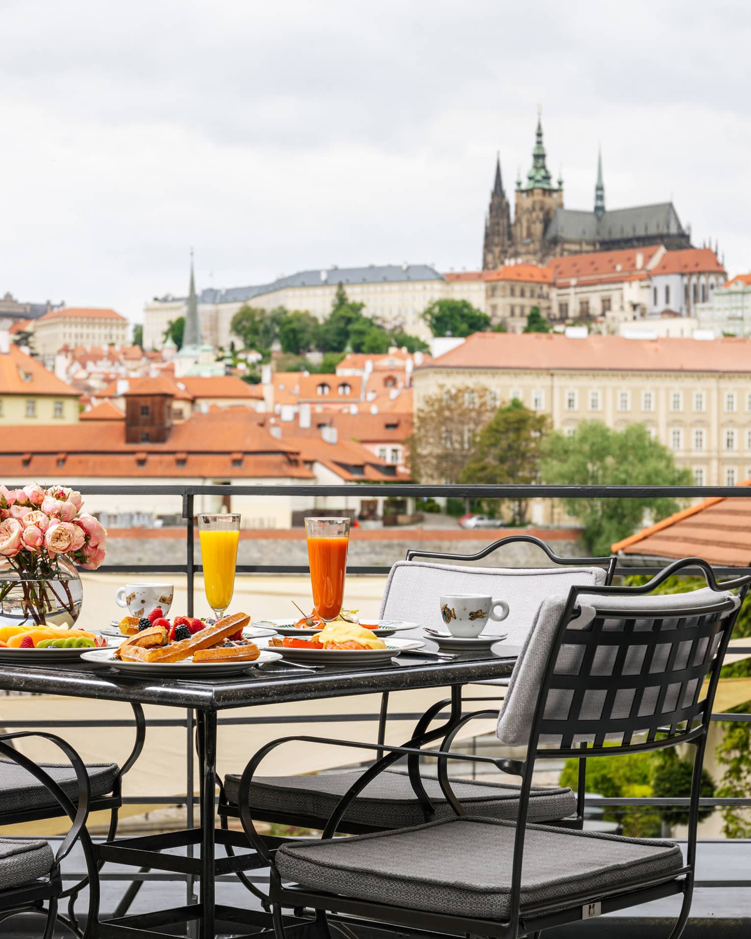 Italian Restaurant & Bar in Prague | Fine Dining | Four Seasons Hotel