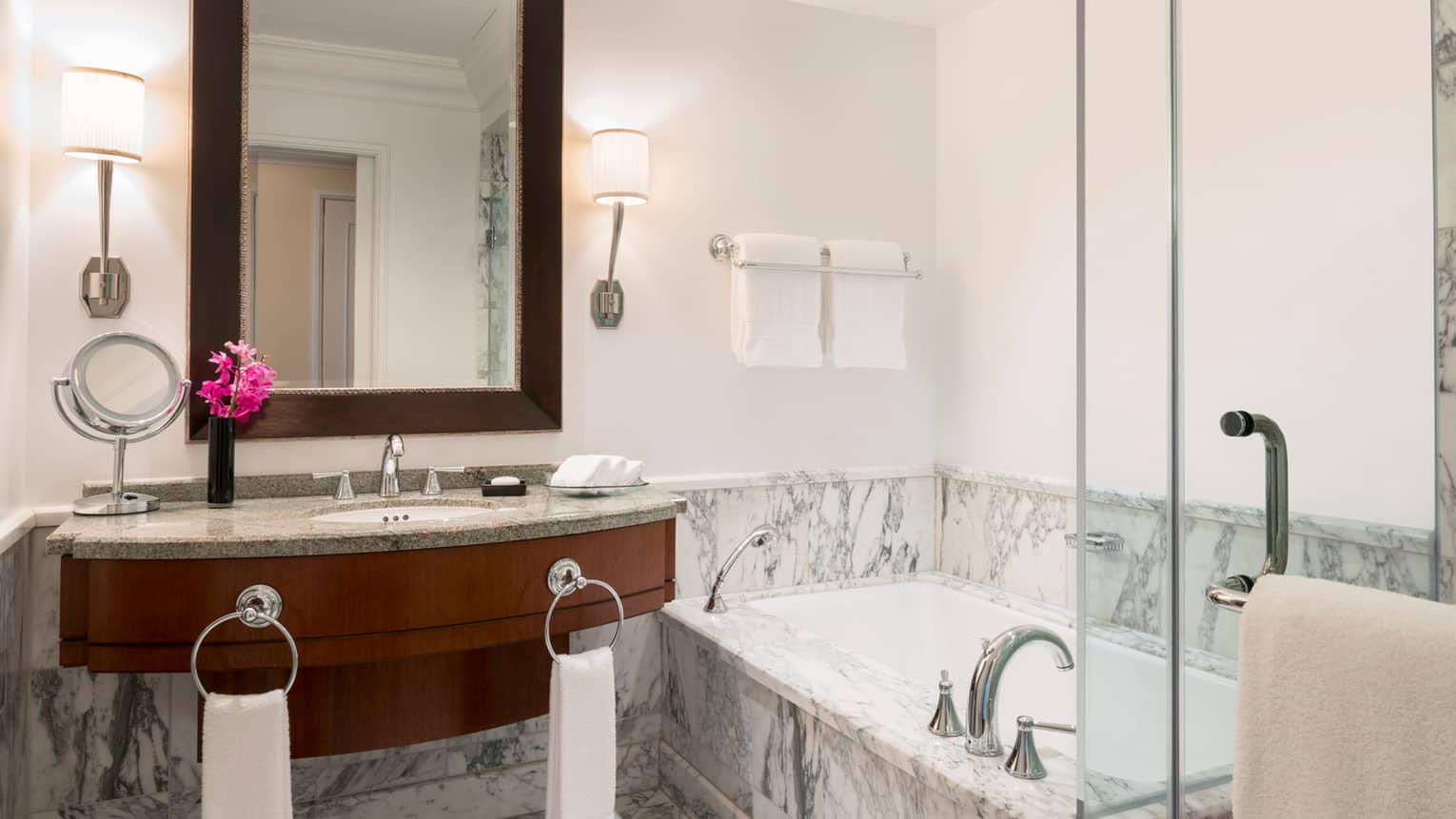 One-Bedroom Beverly Suite | Beverly Hills Luxury Suite | Beverly ...
