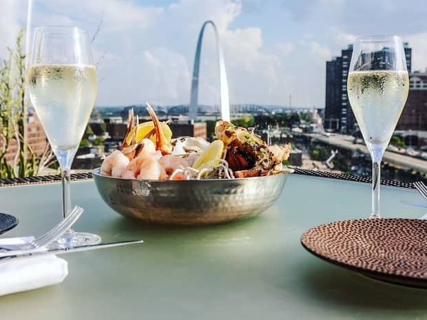 Luxury Hotel Downtown St. Louis | Four Seasons Hotel St. Louis