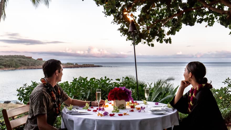 Restaurants in Lanai | Lounges & Bars | Four Seasons Resort Lanai