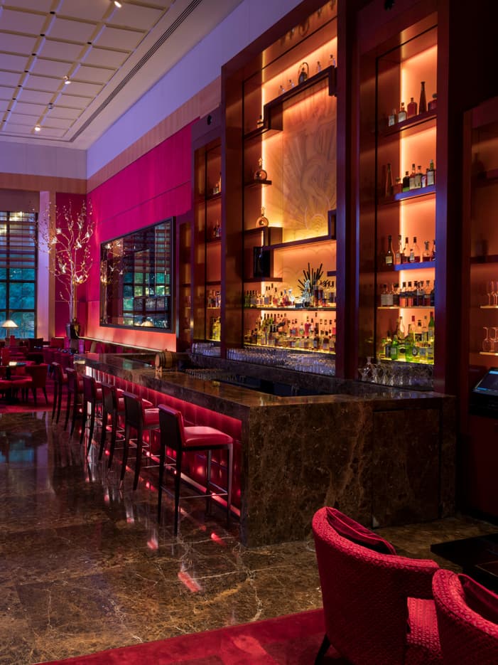 NYC Bar in Midtown | Cocktail Lounge | TY Bar at Four Seasons Hotel