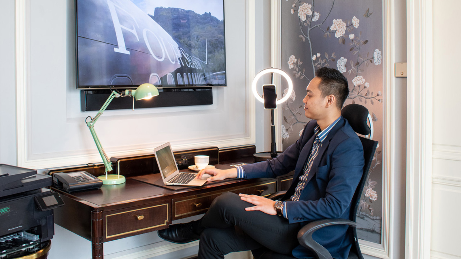 Work at Leisure: 10 Reasons to Reimagine Your Workday at Four Seasons ...