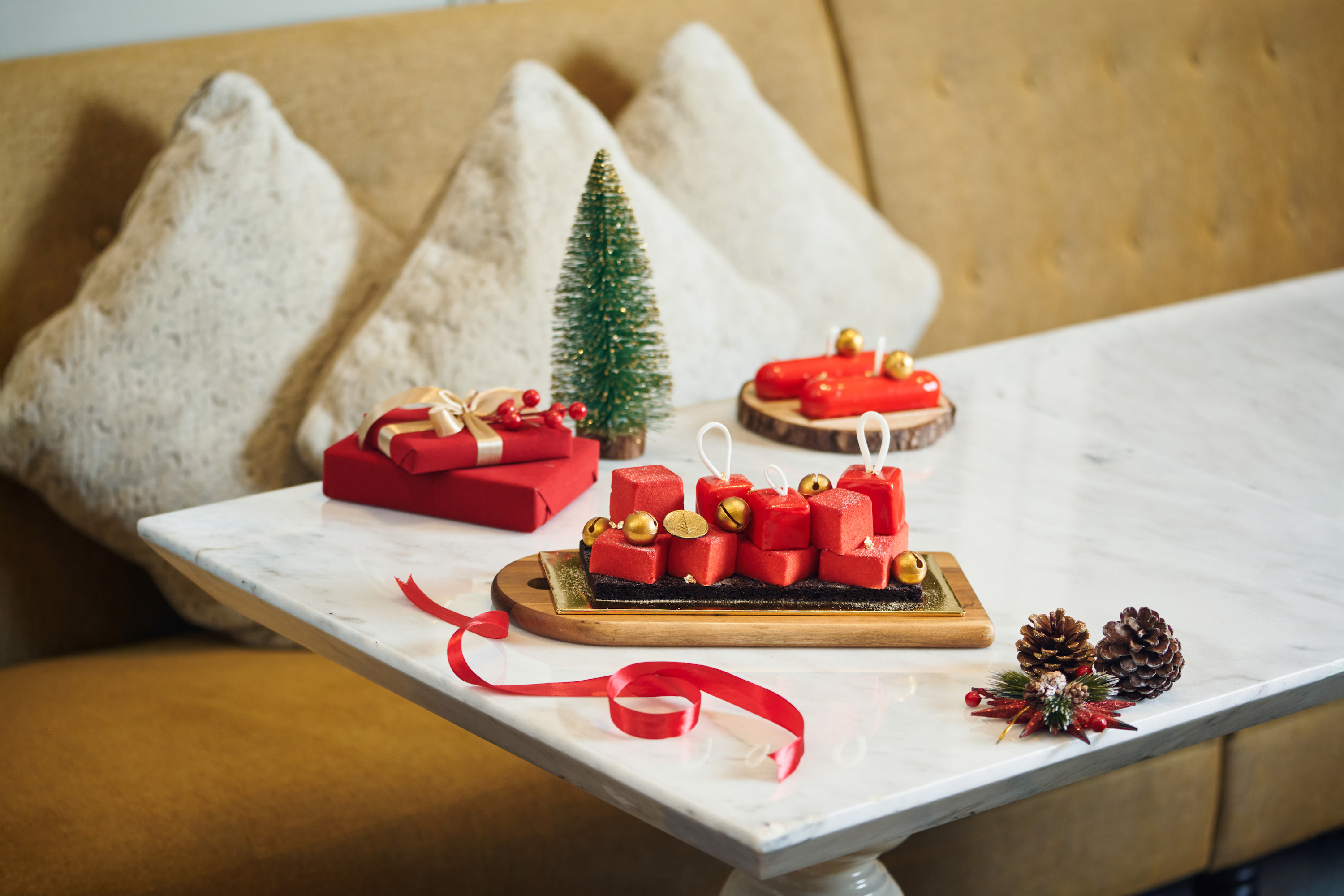 Festive Joy Unwrapped: Embrace the Holiday Spirit at Four Seasons Hotel ...