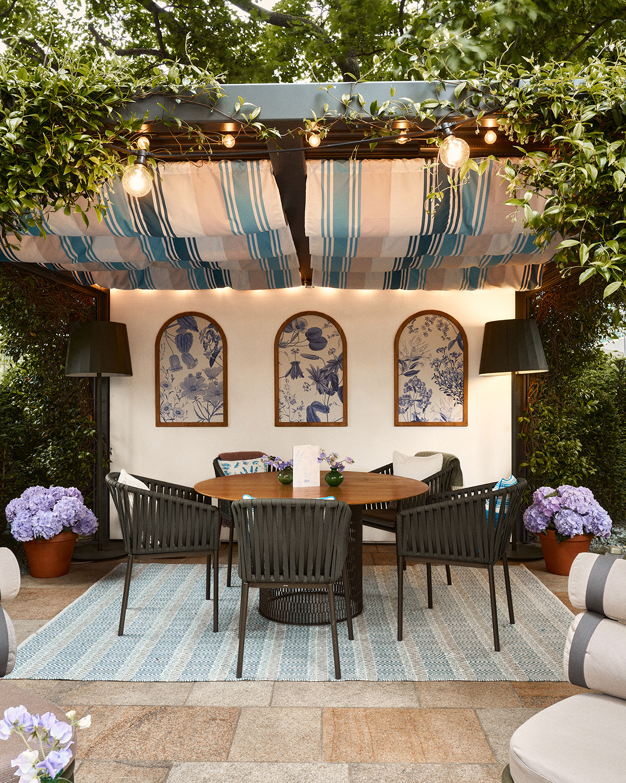 Bastille Day Bottomless Brunch at Bar Antoine at Four Seasons Hotel ...