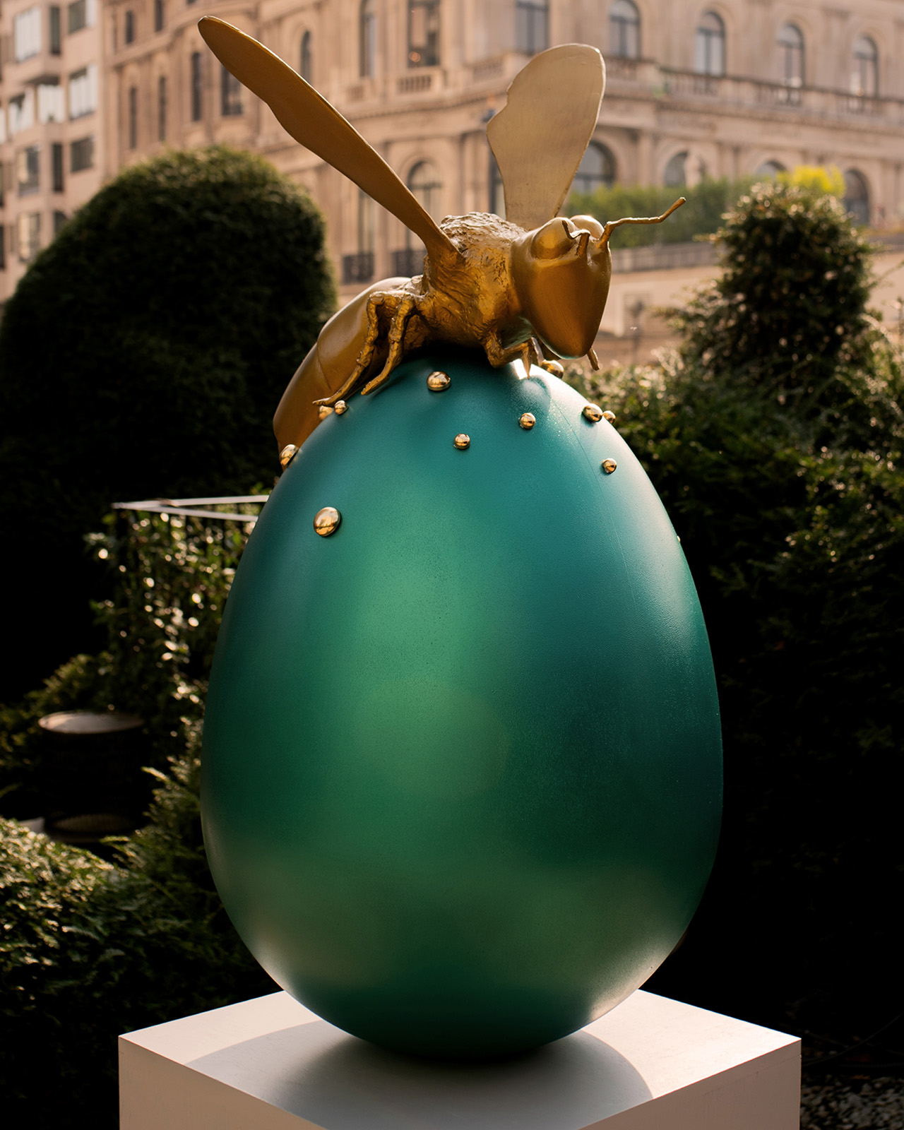 Four Seasons Hotel London at Park Lane to Partner with Artist Claire ...