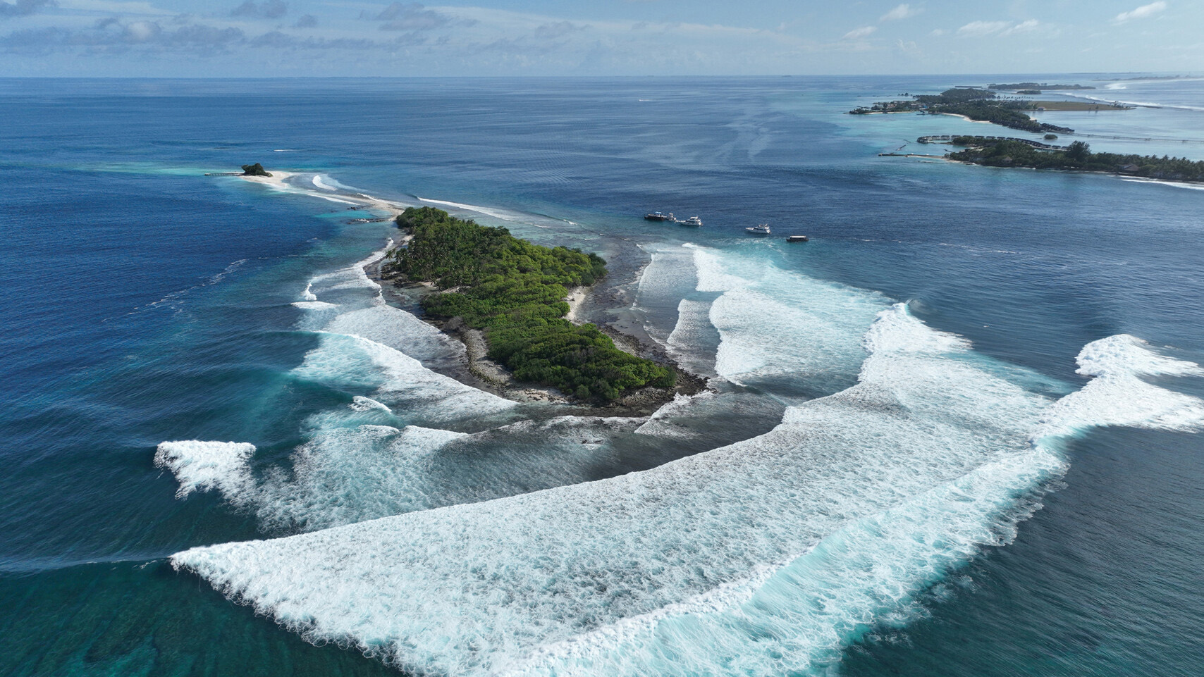 Where Champions Come to Surf: Four Seasons Maldives Surfing Champions ...
