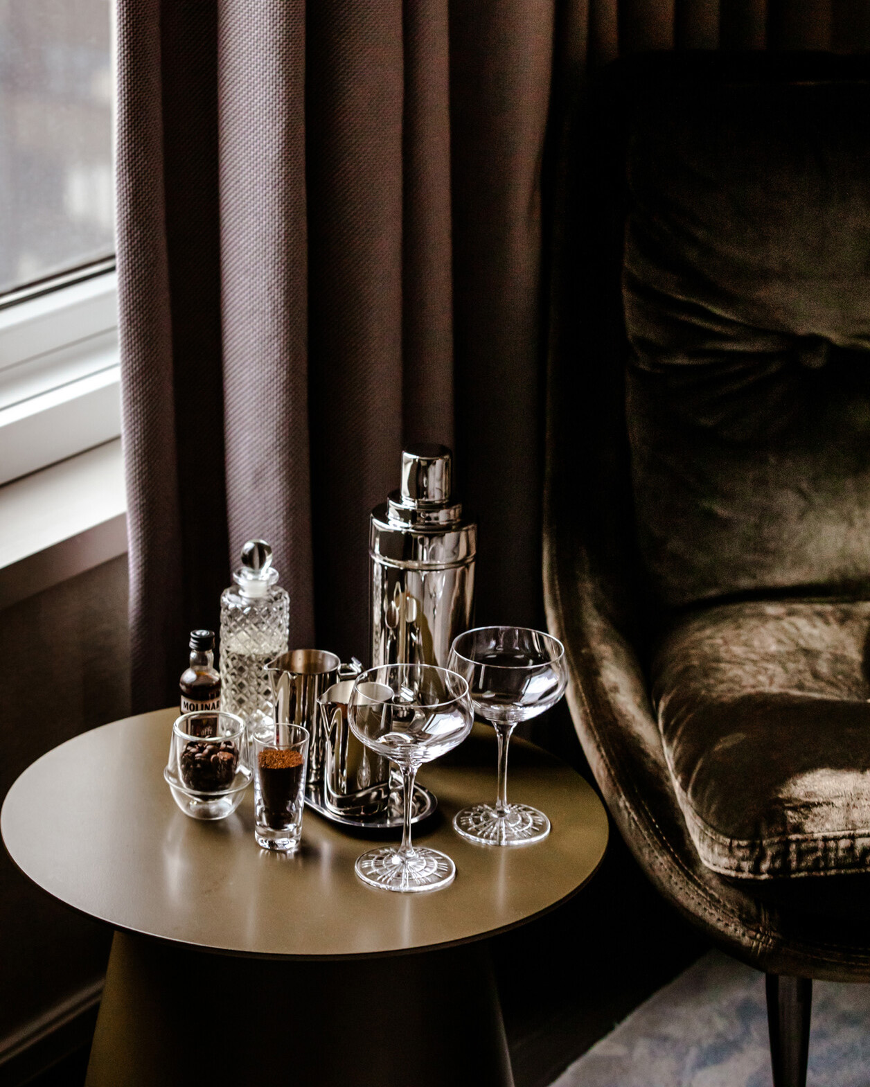 Four Seasons Hotel New York Downtown Shakes Up the In-Room Cocktail ...