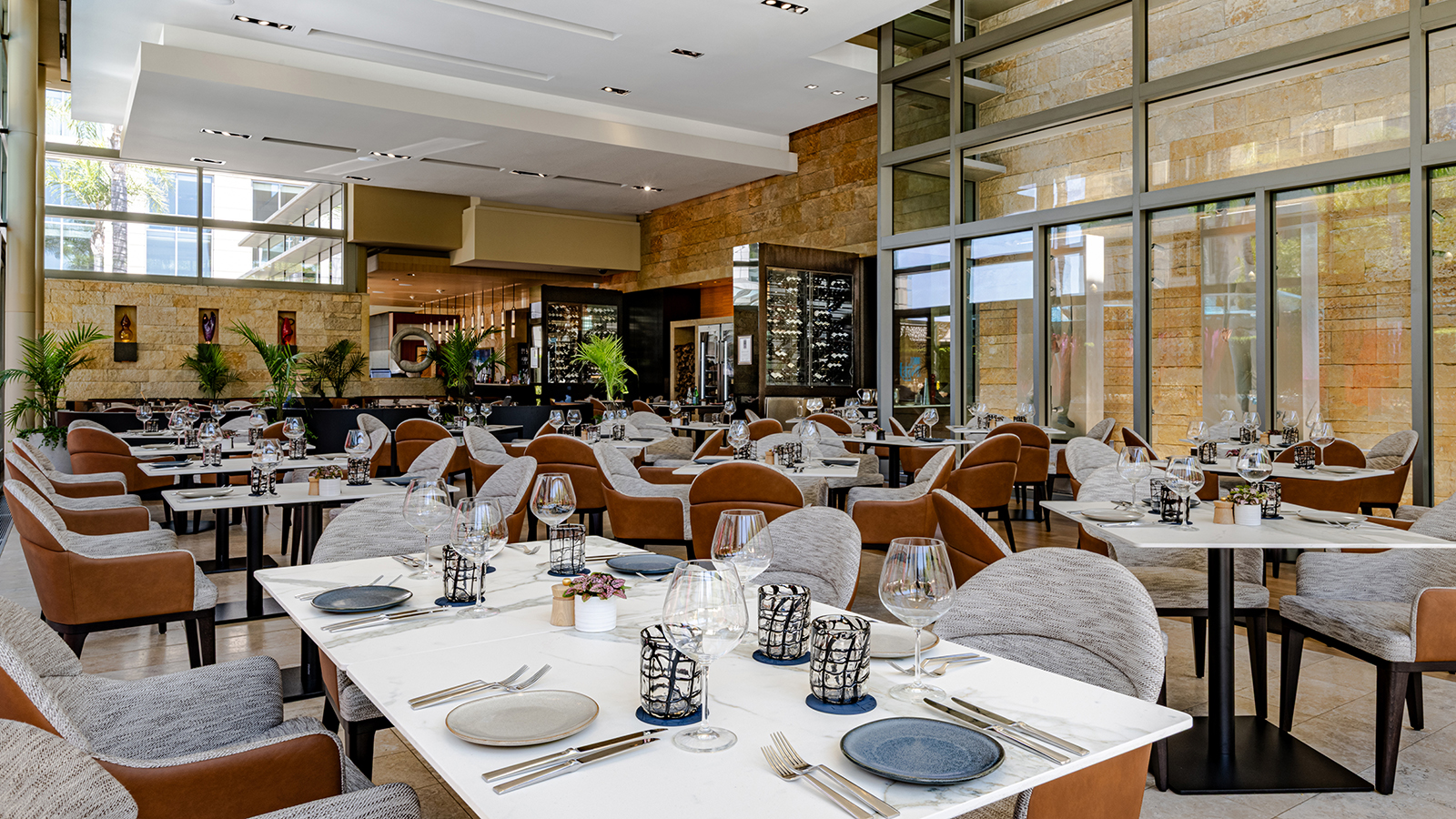 Quattro at Four Seasons Hotel Silicon Valley Unveils Elegant Interior ...